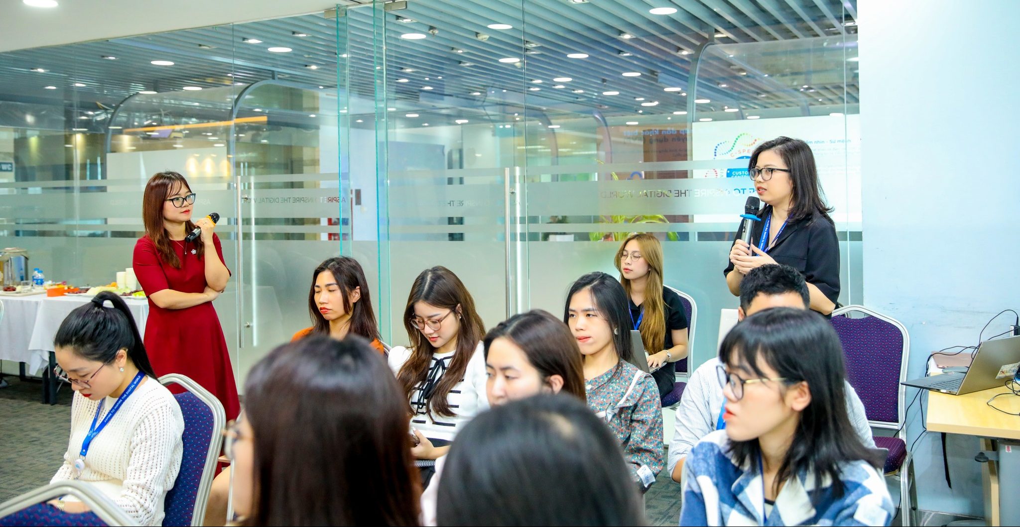 Blue C chia sẻ về vai trò của Truyền thông Nội bộ tại CMC Marcom Summit ...